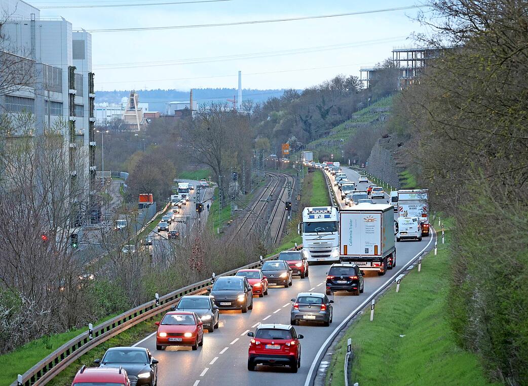 Schwarz-Projekt-Campus, Audi & Co.: B27-Anschlussknoten bei Bad ...