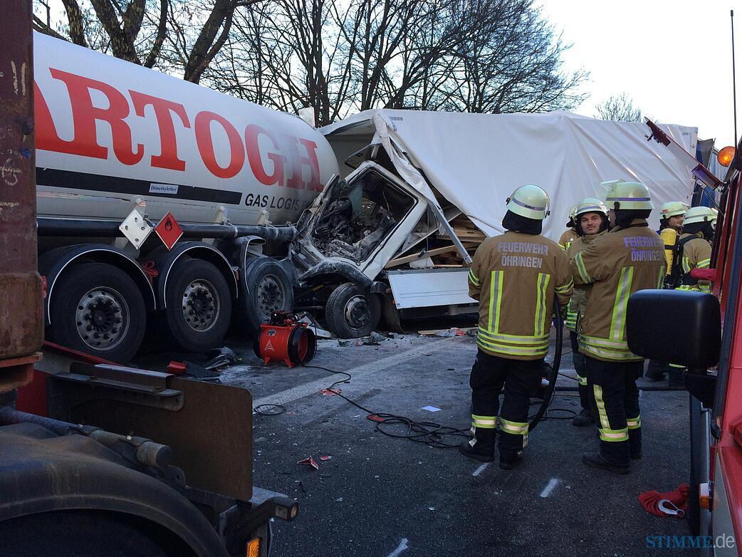 A6 nach Lkw-Unfall stundenlang gesperrt - STIMME.de