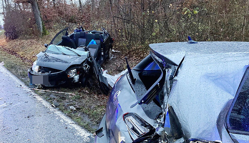 Zwei Verletzte bei Frontalunfall - STIMME.de