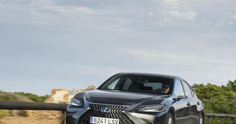 Lexus ES kommt mit frischem Design und neuem Infotainment - STIMME.de