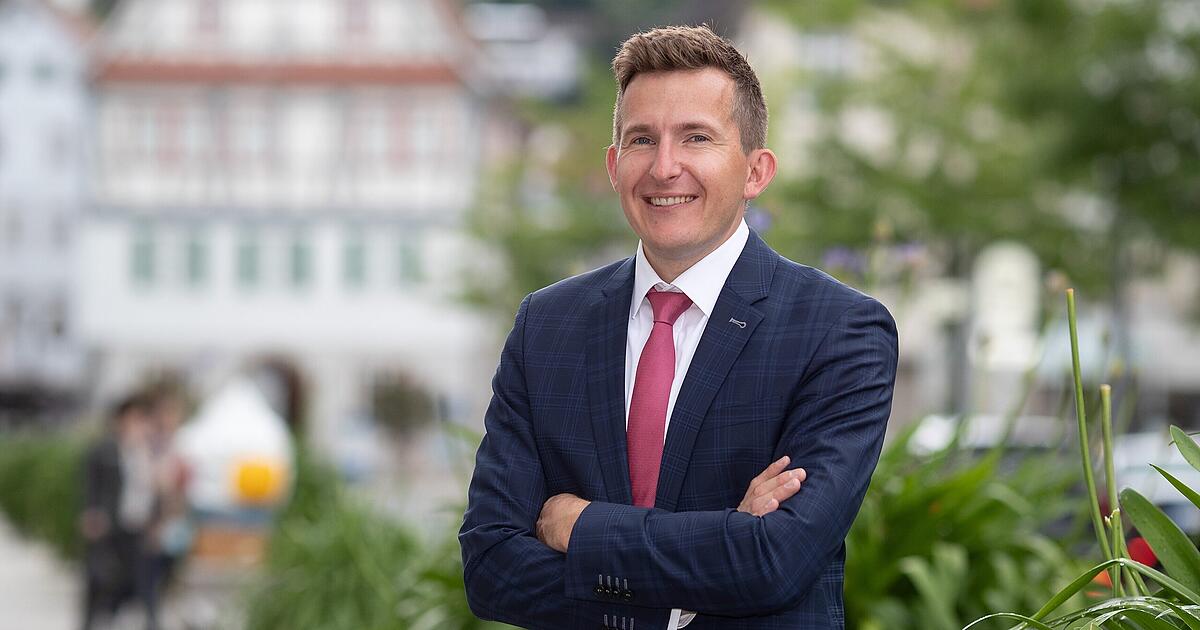 Künzelsauer Bürgermeister Stefan Neumann kündigt erneute Kandidatur an ...