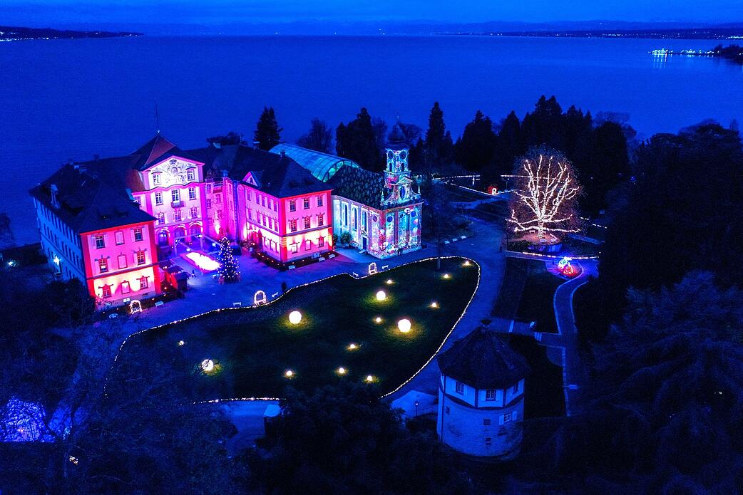 Glitzernde Blumeninsel: «Christmas Garden» eröffnet - STIMME.de