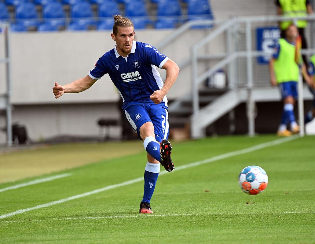 KSC verlängert mit Rechtsverteidiger Jung bis 2024 - STIMME.de