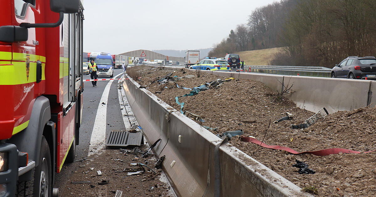 Lkw kracht bei Dielheim in Auto – großes Trümmerfeld auf der A6 - STIMME.de
