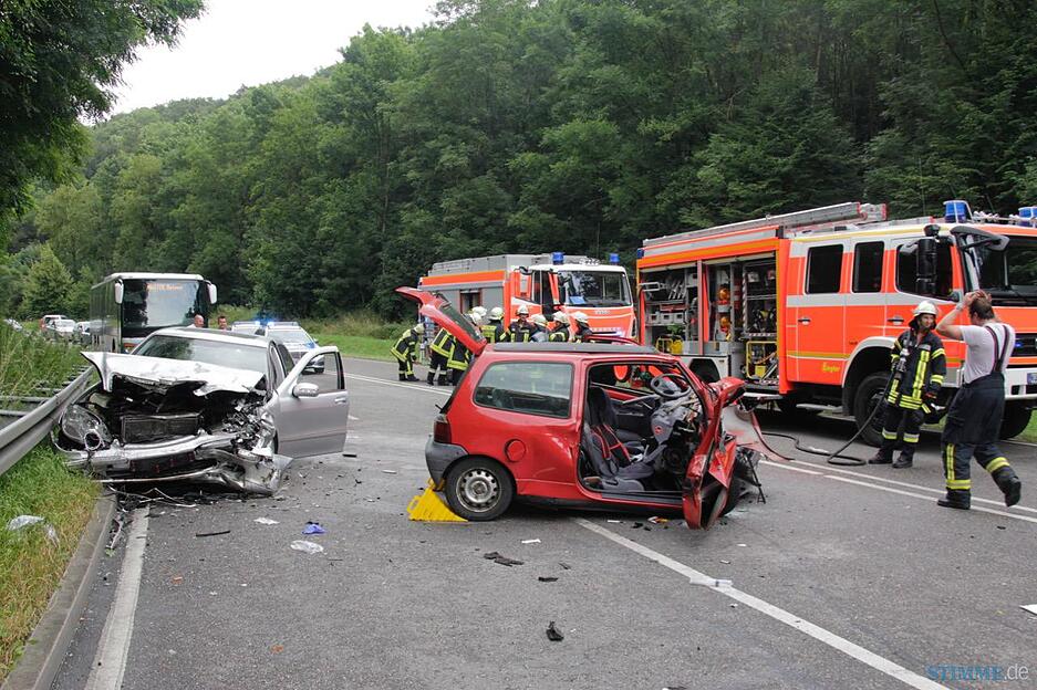 Schwerer Unfall auf der B19 bei Künzelsau | 11.07. - STIMME.de