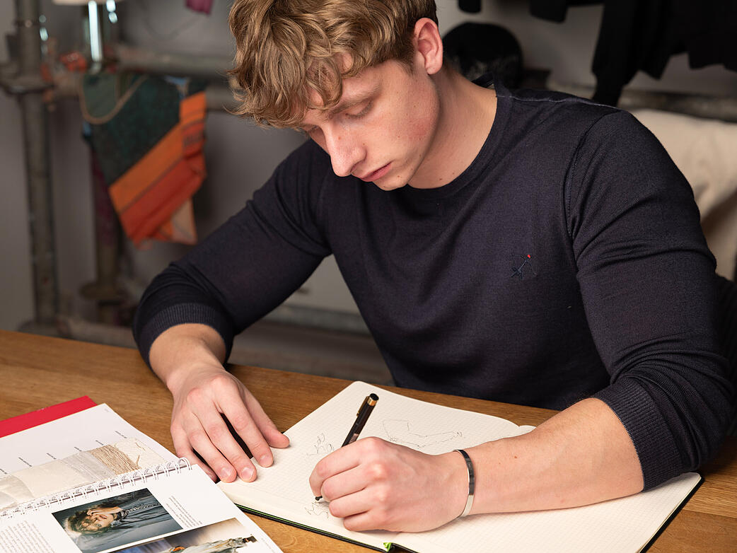 Eppinger Adrian Stickel zieht mit seiner Merchandise-Firma Stars und große Unternehmen an Land ...