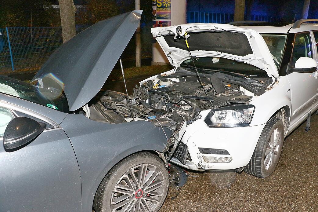 Drei Verletzte nach Unfall in Ludwigsburg – Autos ineinander gekracht - STIMME.de