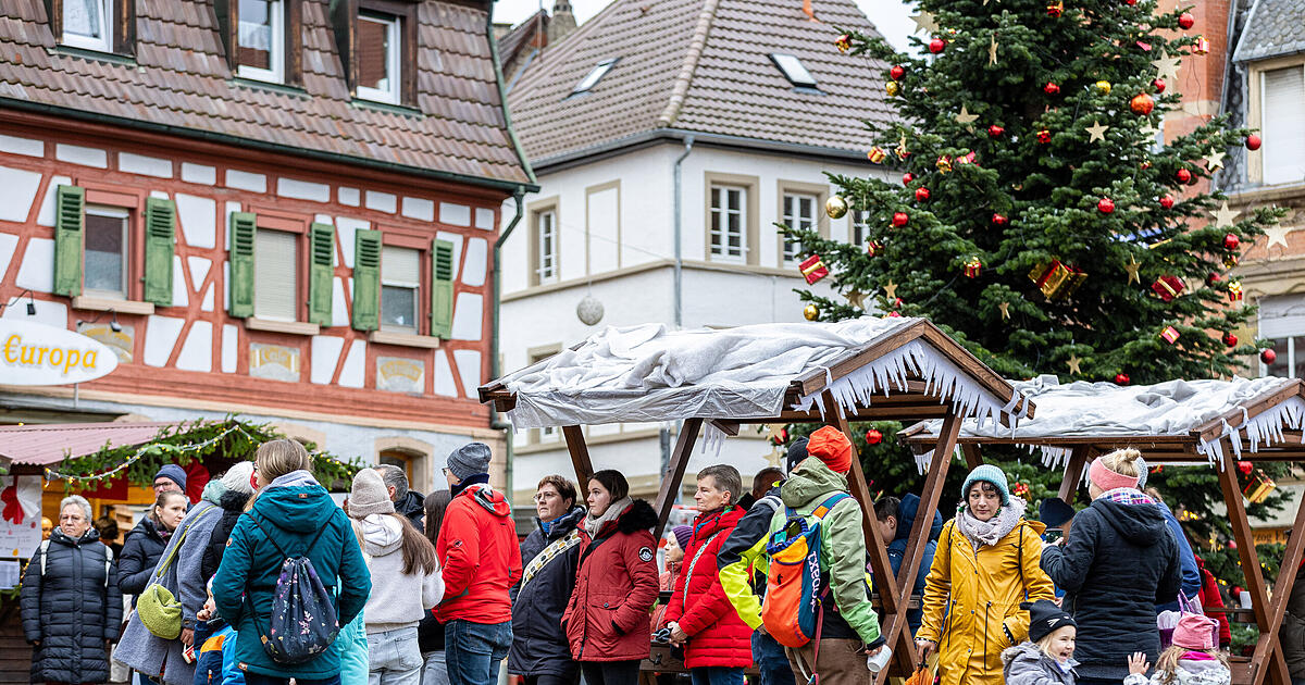 Weihnachtsmarkt in der Eppinger Altstadt: Glühwein, Essen und ...