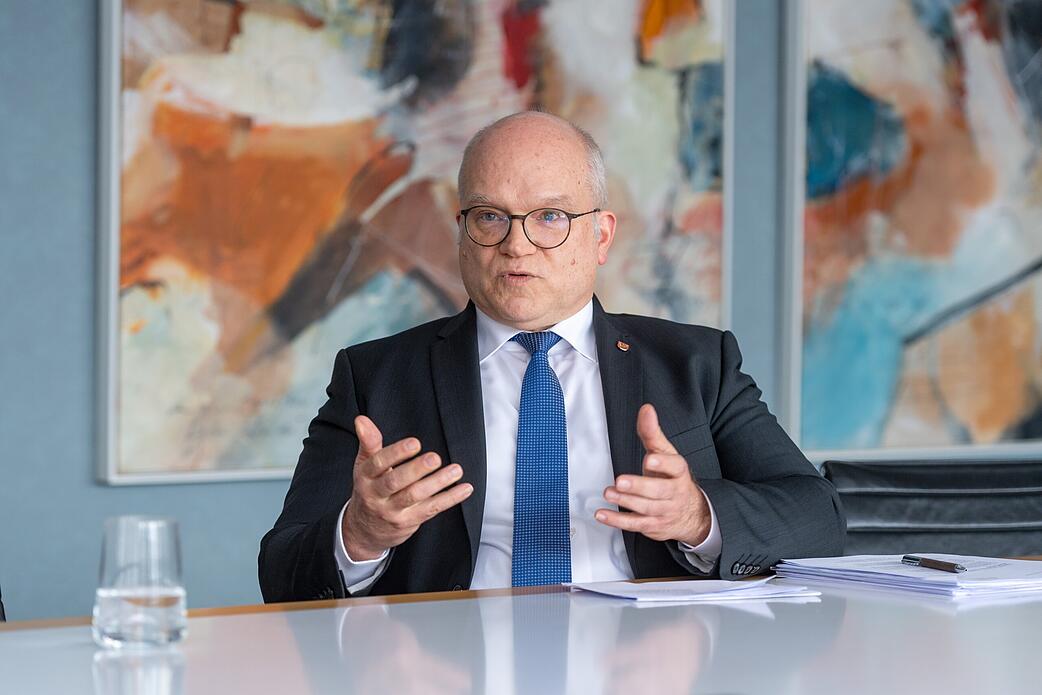 Landrat Norbert Heuser im Interview: "Klimaschutz ist die große ...