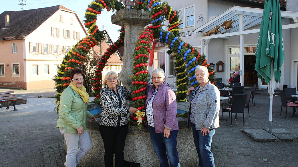Bunte Frühlingsboten: So verschönern Osterbrunnen die Ortskerne der ...