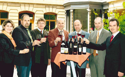 Literflasche gewinnt Trollinger-Preis - STIMME.de