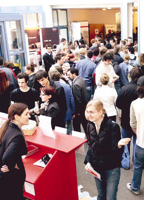 Messe-Stimmung pur über vier Etagen - STIMME.de