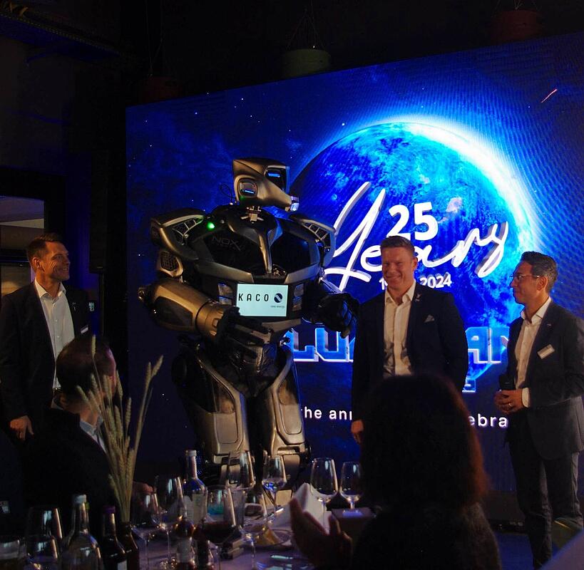 Kaco New Energy feiert Geburtstagsparty mit Roboter - STIMME.de