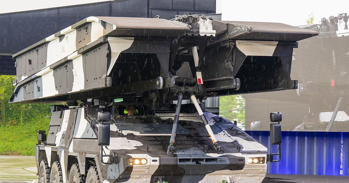 KMW zeigt neue Gefechtsfahrzeuge: Feuerkraft auf Rädern - STIMME.de