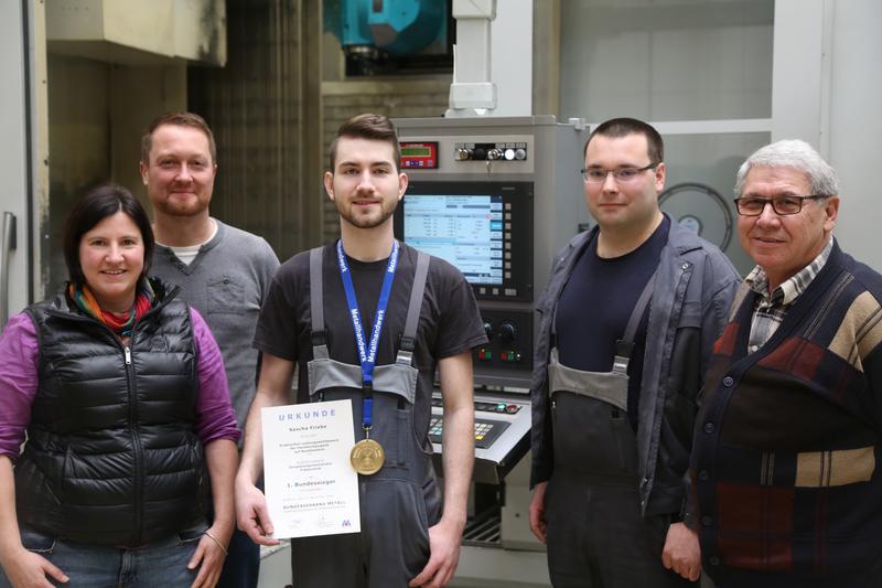 Deutschlands bester Zerspanungsmechanikergeselle kommt aus Mühlbach ...