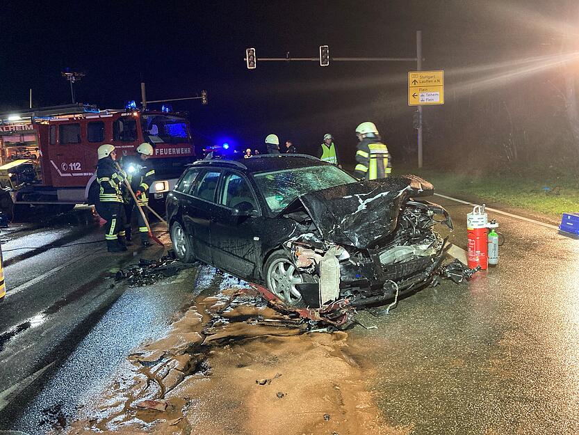 Bei einem Unfall auf der B27 bei Heilbronn und Flein kollidierten zwei Autos - STIMME.de