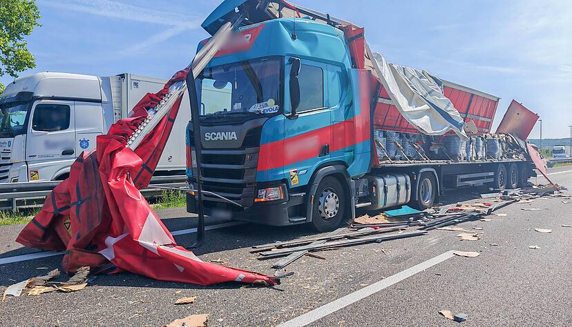 Unfall mit drei Lkw auf A6 – kilometerlanger Stau bei Sinsheim - STIMME.de