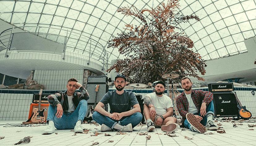 Dreharbeiten im Aquatoll: Debüt-Single "Drown" der Heilbronner Band ...