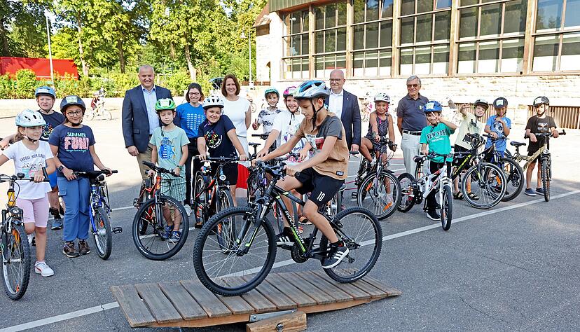 Landrat besucht Hans-Sauter-Schule beim RadHelden-Aktionstag - STIMME.de