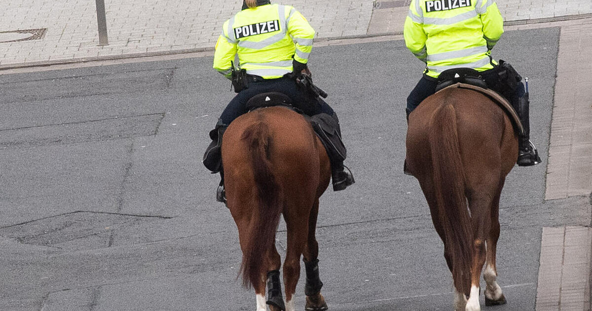 Reiterstaffel patrouilliert in Innenstadt – Polizei-Aktion "Sicheres ...