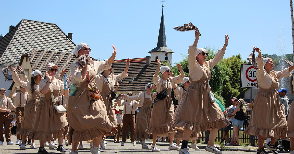 Bieringen begeistert mit 1225-Jahr-Festreigen: Umzug und Jubiläumsabend ...