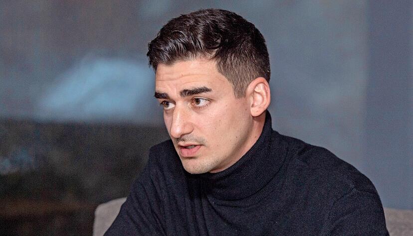 "Hawaii"-Autor Cihan Acar spricht über Erfolgsdruck, Serien-Projekte und seinen nächsten Roman ...