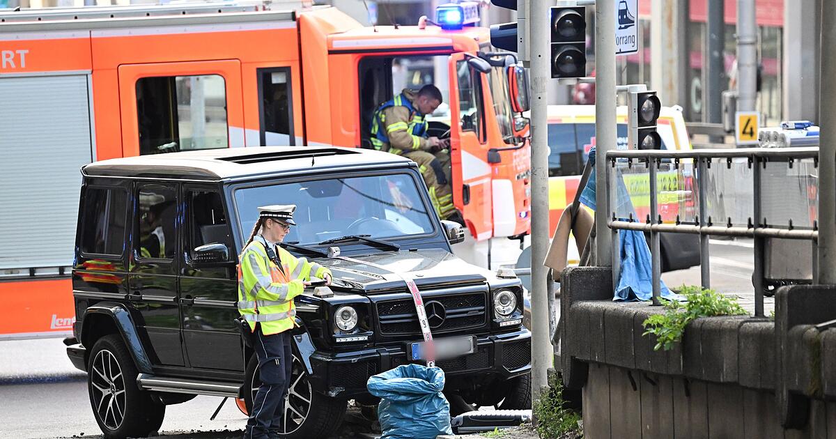 Auto fährt in Stuttgart in Menschenmenge - Frau stirbt - STIMME.de