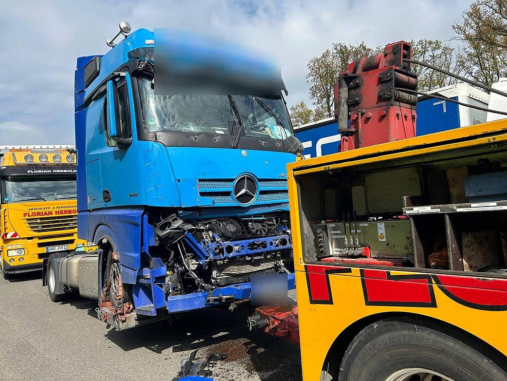 Langer Stau bei Heilbronn: Rechter Fahrstreifen auf A6 nach Unfall gesperrt - STIMME.de
