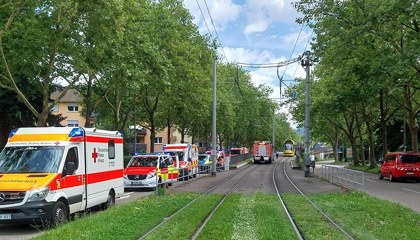 Mehrere Verletzte bei Straßenbahn-Unfall in Freiburg - STIMME.de