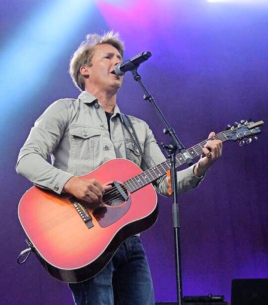 Auftakt von "Live im Schloss": James Blunt live in Bad Mergentheim ...