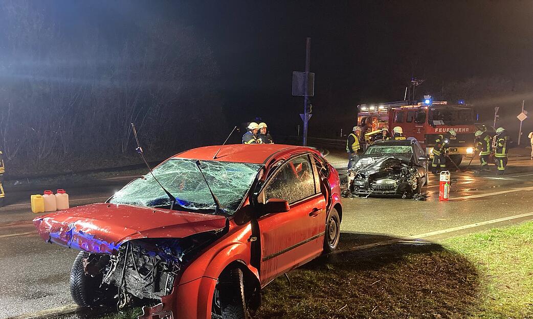Schwerer Unfall auf B27 bei Heilbronn – zwei Autos zusammengeprallt - STIMME.de