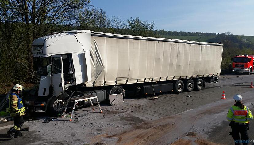 A6: Zwei Lastwagen kollidierten zwischen Bretzfeld und dem Weinsberger Kreuz - STIMME.de
