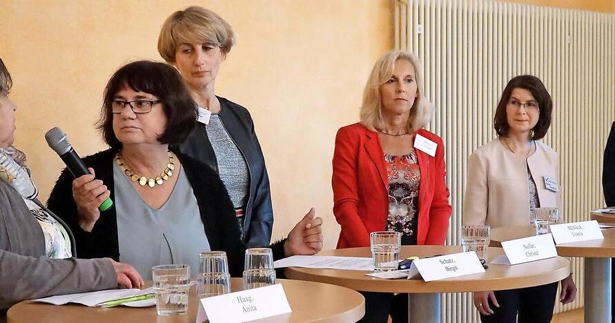 Typisch Frau - STIMME.de