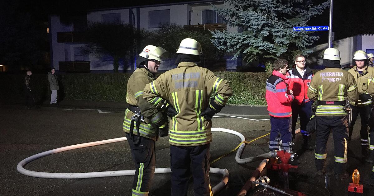Feuerwehr rettet Menschen aus brennendem Haus - STIMME.de
