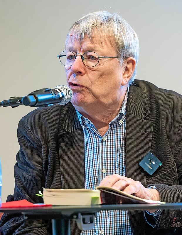 "Verrat am Rhein": Hartmut Palmer stellt seinen Politkrimi im ...