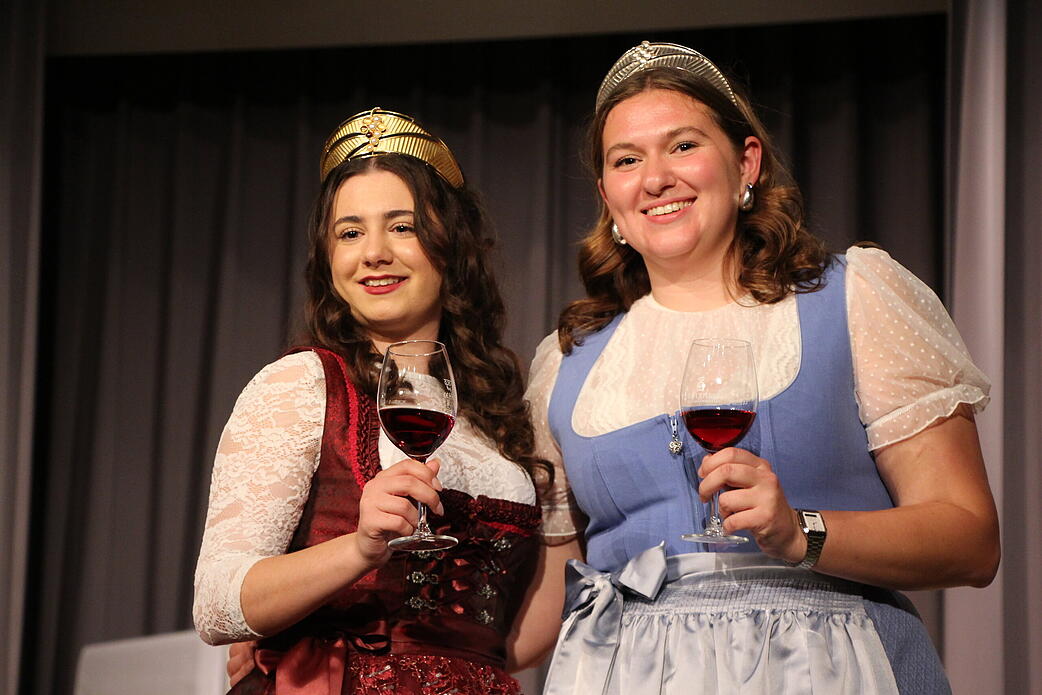 Neue Weinkönigin von Hohenlohe gewählt: Krone geht nach Künzelsau ...