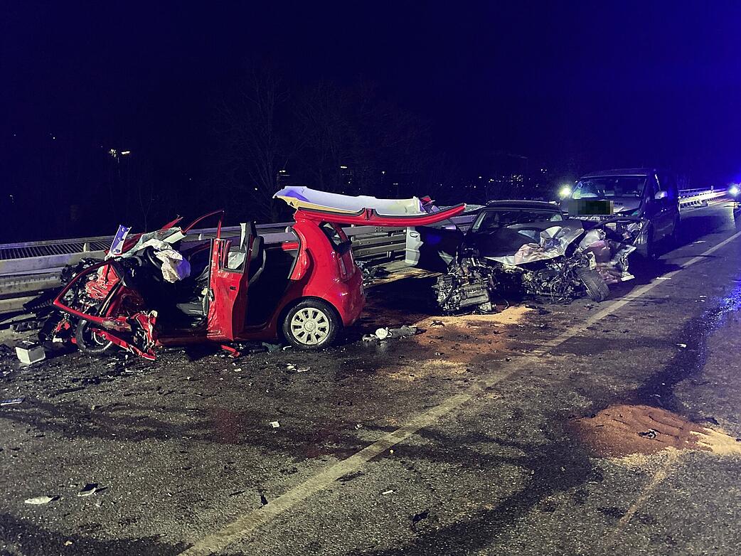 Drei Schwerverletzte nach B27-Unfall bei Bad Friedrichshall - STIMME.de