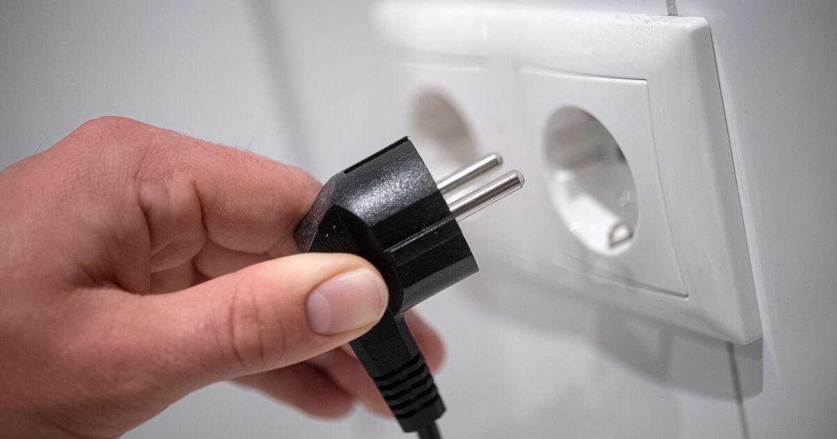 Lyra crow follando once within that door, somebody rapped