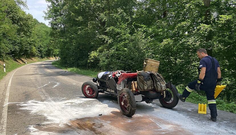 Schwerer Unfall mit Oldtimer bei ADAC Heidelberg-Historic-Rallye ...