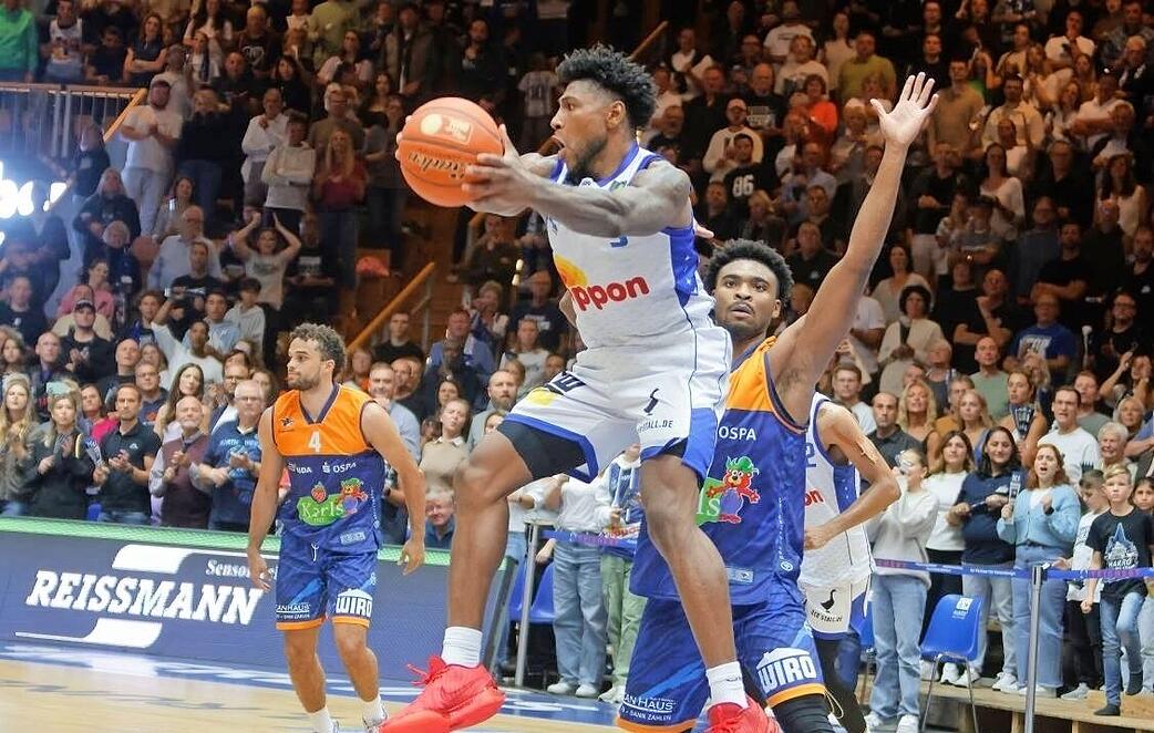 Anthony Gaines bleibt: Merlins feiern Kantersieg und ...