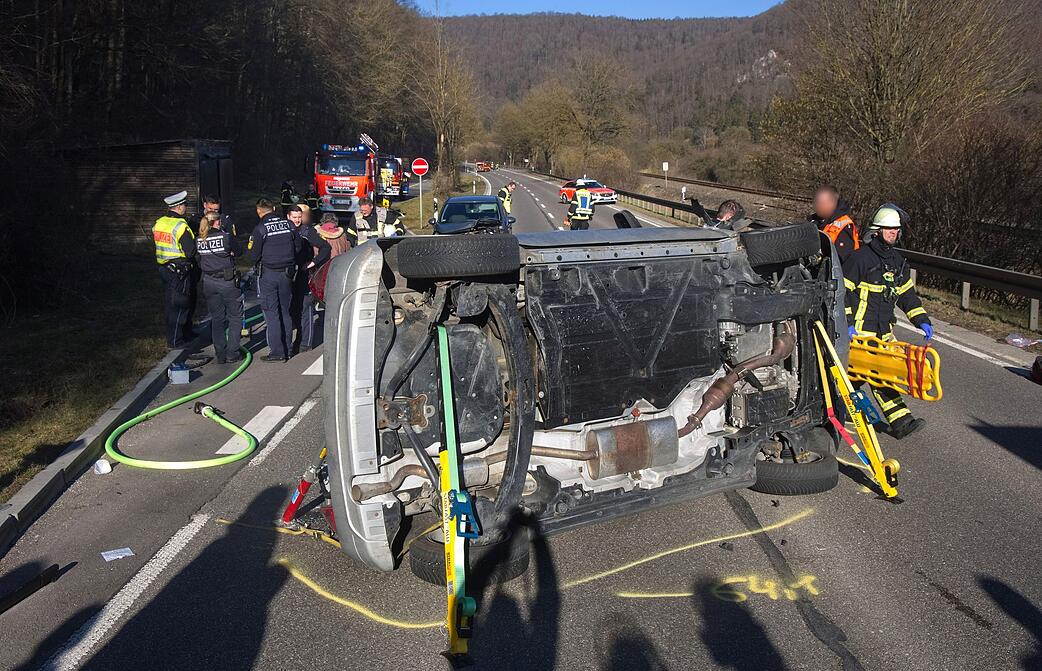 Zwei Schwerverletzte nach Zusammenstoß zweier Autos - STIMME.de