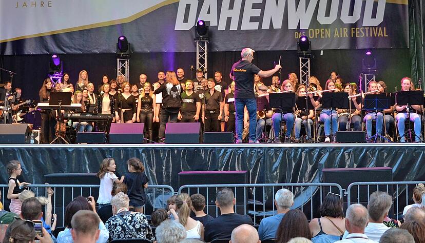 Geburtstagsfest auf ganz großer Bühne zum 100-jährigen Bestehen des ...