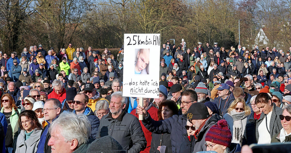 Großer Protest in Brackenheim gegen Schließung der ärztlichen ...