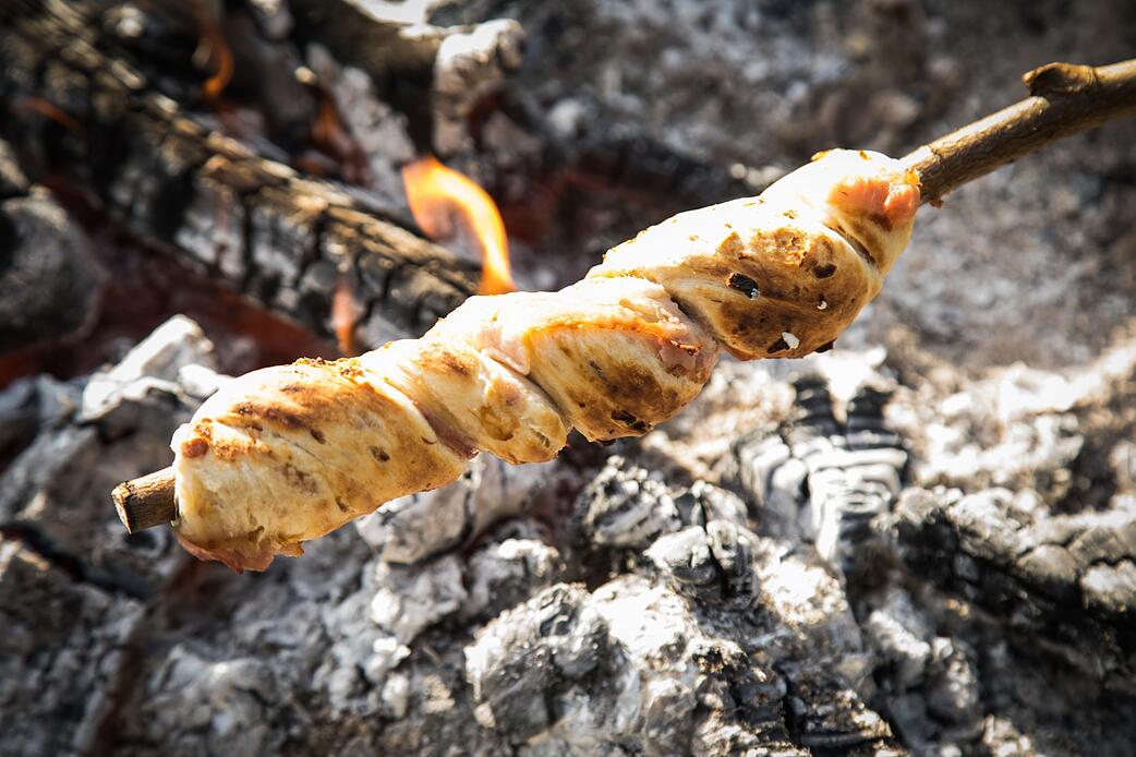 Stockbrot: So gelingt der Genuss mit Lagerfeuerfeeling - STIMME.de