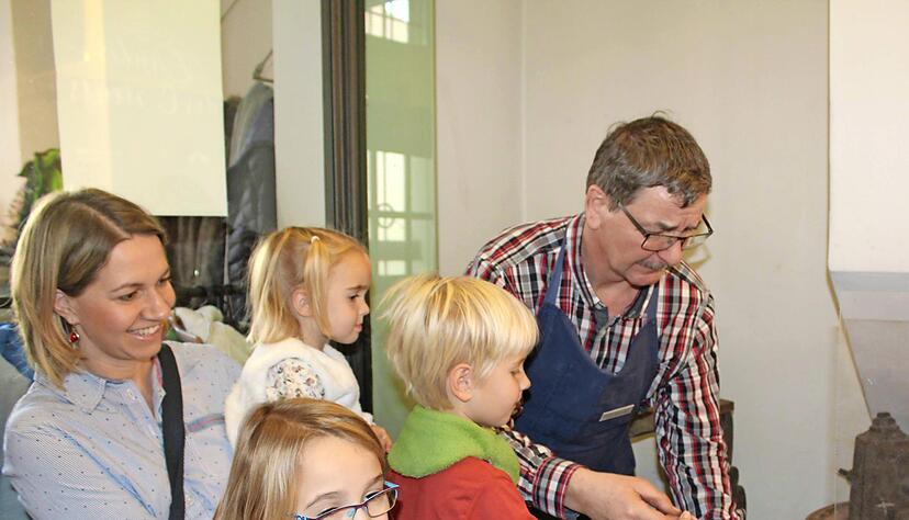 Altes Handwerk bringt Tanne zum Strahlen - STIMME.de