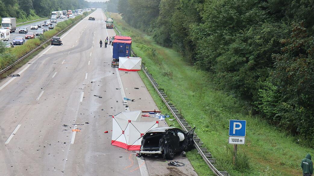 Zwei Tote und sechs Verletzte bei schwerem Unfall auf A5 - STIMME.de