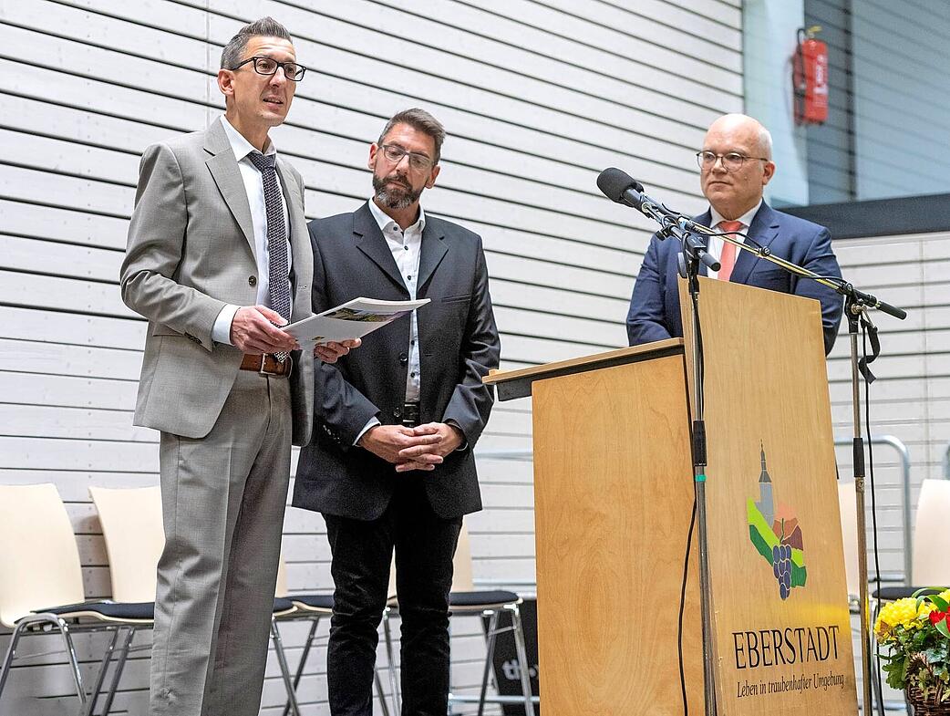 Patrick Dillig ist als Bürgermeister von Eberstadt in sein Amt ...