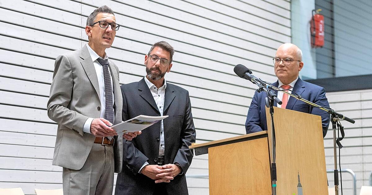 Patrick Dillig ist als Bürgermeister von Eberstadt in sein Amt ...