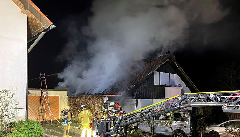 Brand in Ilsfelder Einfamilienhaus – großer Schaden, zwei Verletzte - STIMME.de