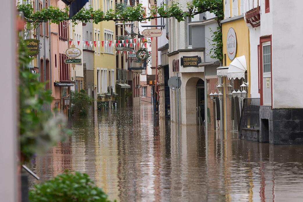 Frau stirbt nach Hochwasser-Rettungseinsatz - STIMME.de
